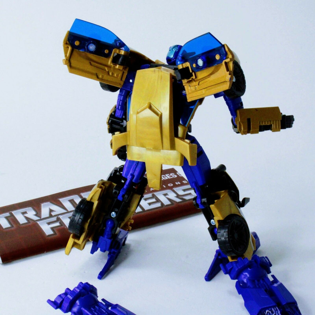 Transformers Thrilling 30 Goldfire - Complete Deluxe Figure 30th Anniv ...