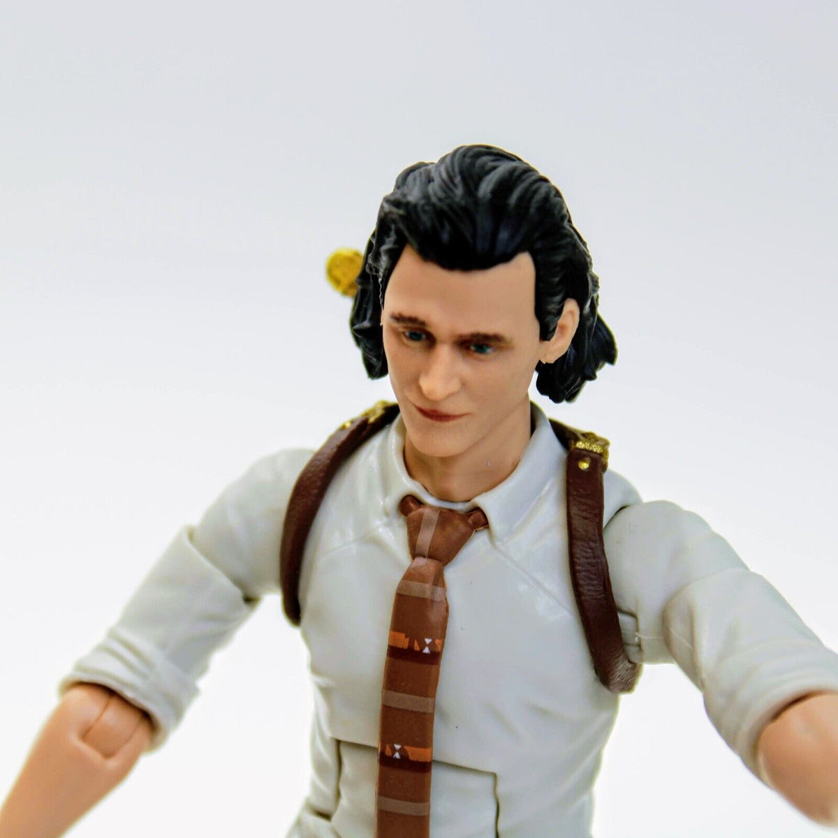 Marvel Legends MCU TVA Loki Figure w/ Dagger from Tesseract Replica Bo ...