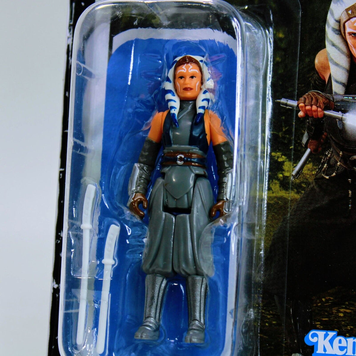 Star Wars Retro Collection The Mandalorian Ahsoka Tano 3.75" Action Fi ...